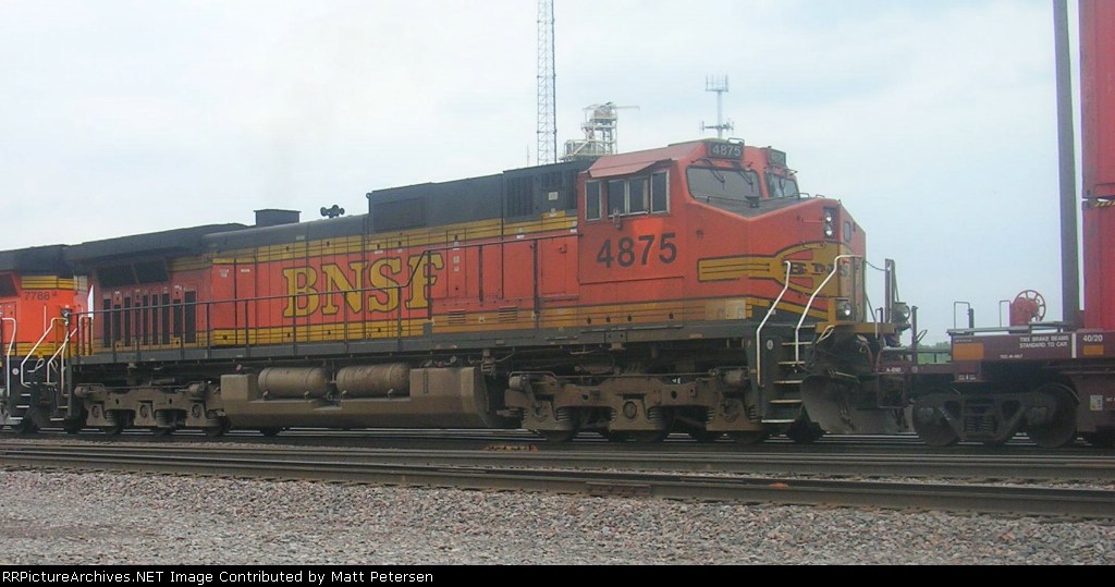 BNSF 4875